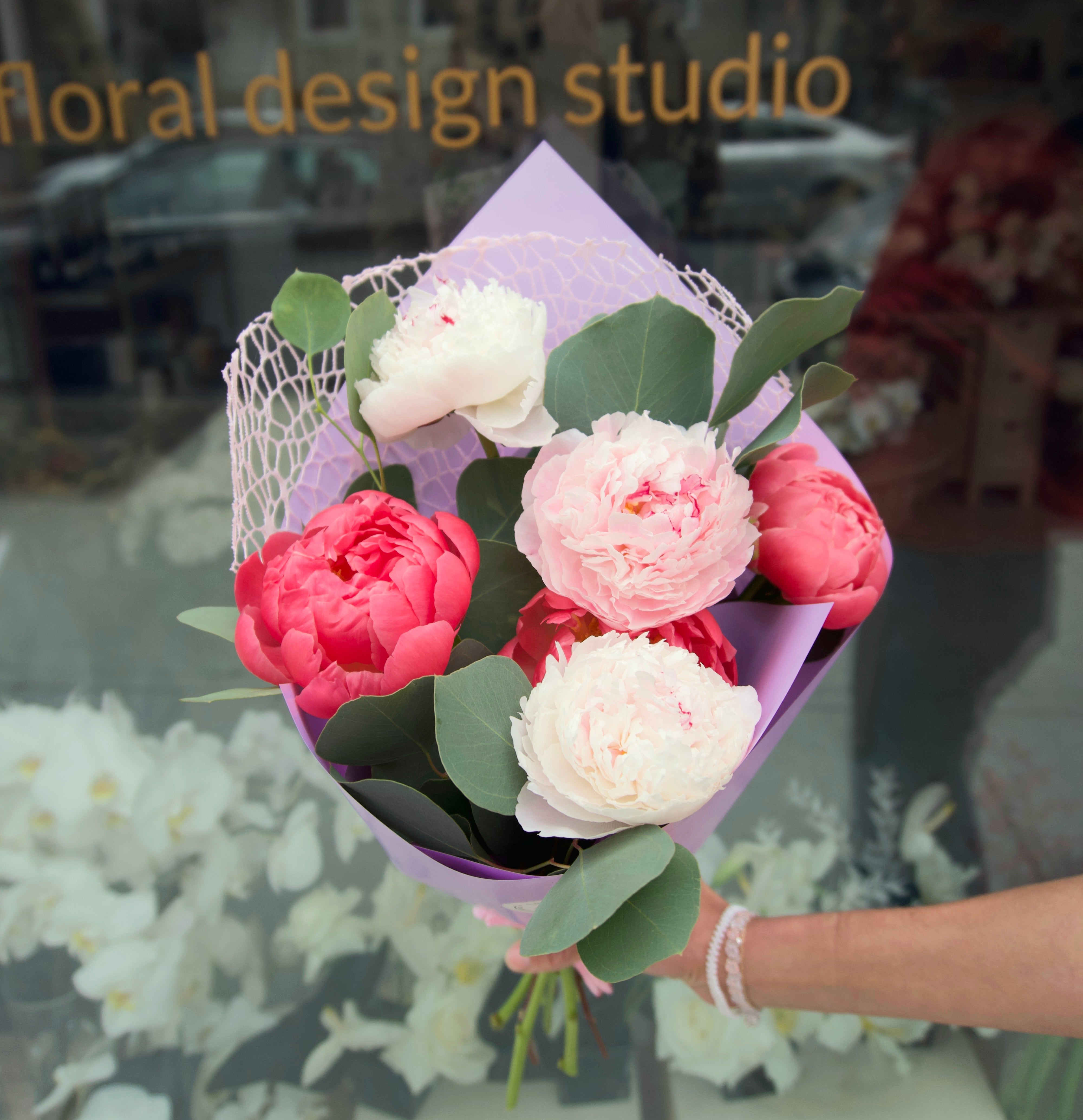 Floral Design Studio – Everwild Blooms